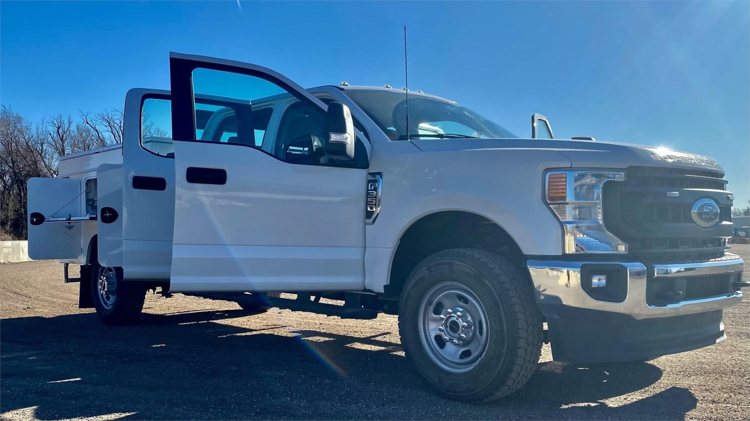 2022 FORD F350 - WKI Kenworth