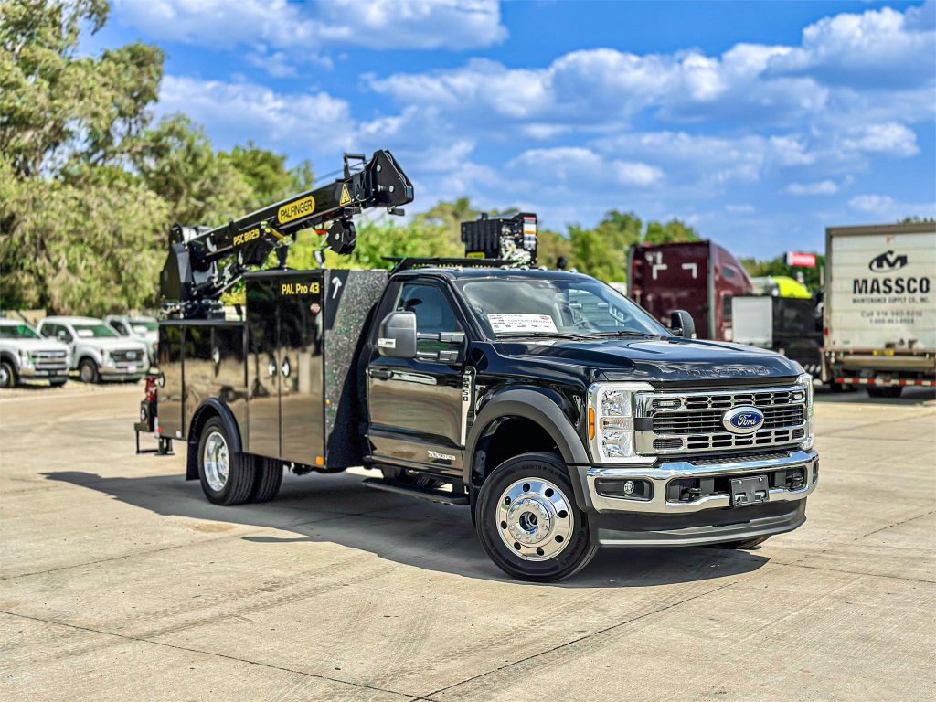 2023 FORD F550 XLT - WKI Kenworth